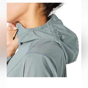Dakine | Jackets & Coats | Dakine Womens Light Hooded Packable Jacket ...